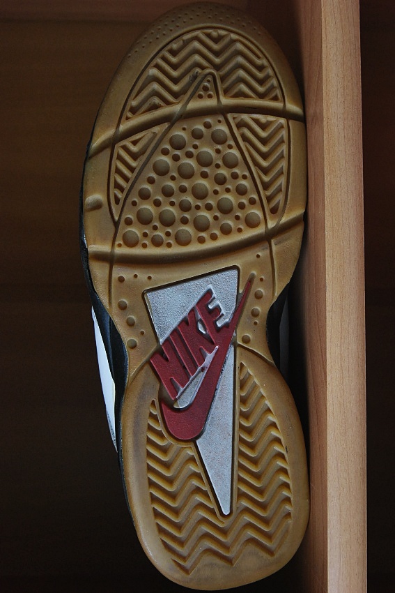 broken and cracked midsole