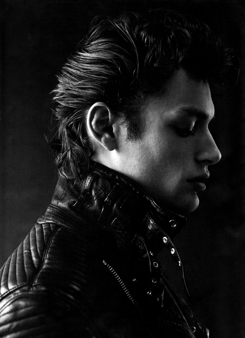 -Στον Κάλαθο-: Nick Rae 's got the looks