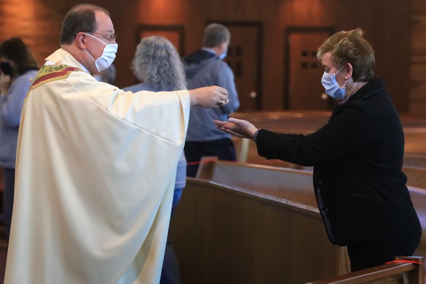 RORATE CÆLI: “Digital Communion: A Modern Invention”: Guest Article by ...