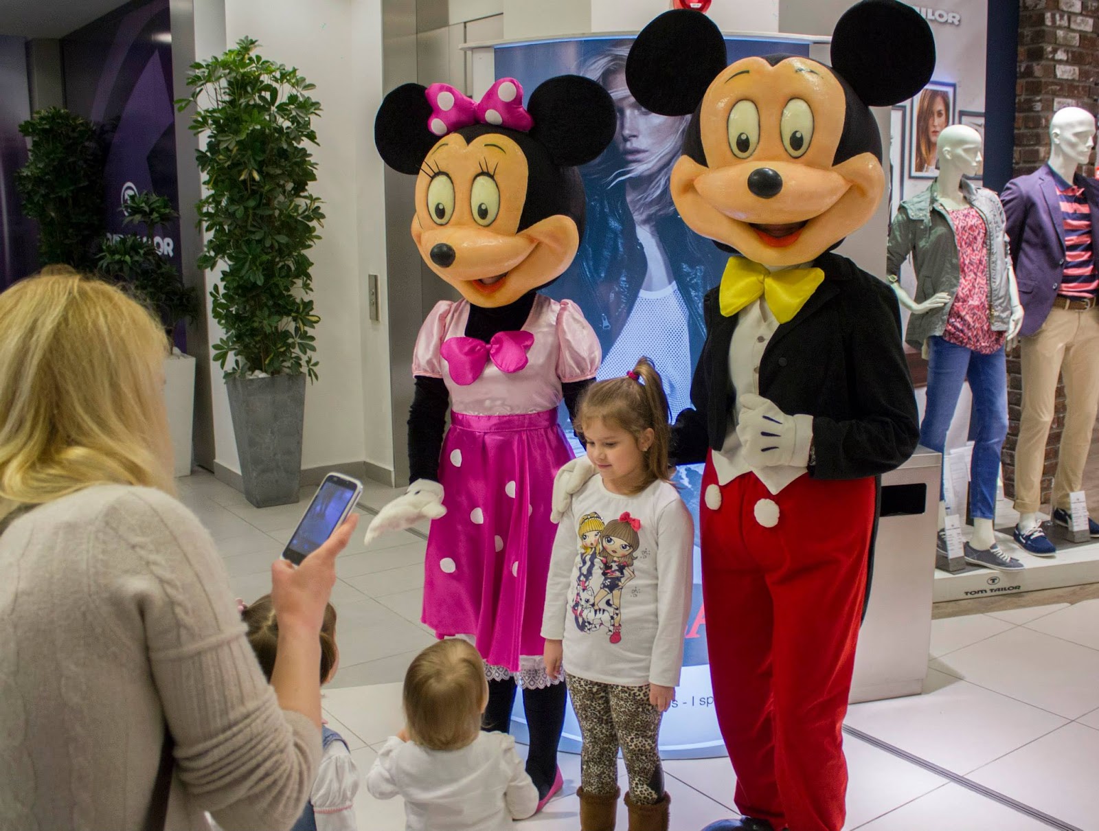 MASKOTE, MASKE, KOSTIMI, LUTKE, REKVIZITI: MIKI I MINI MASKOTE