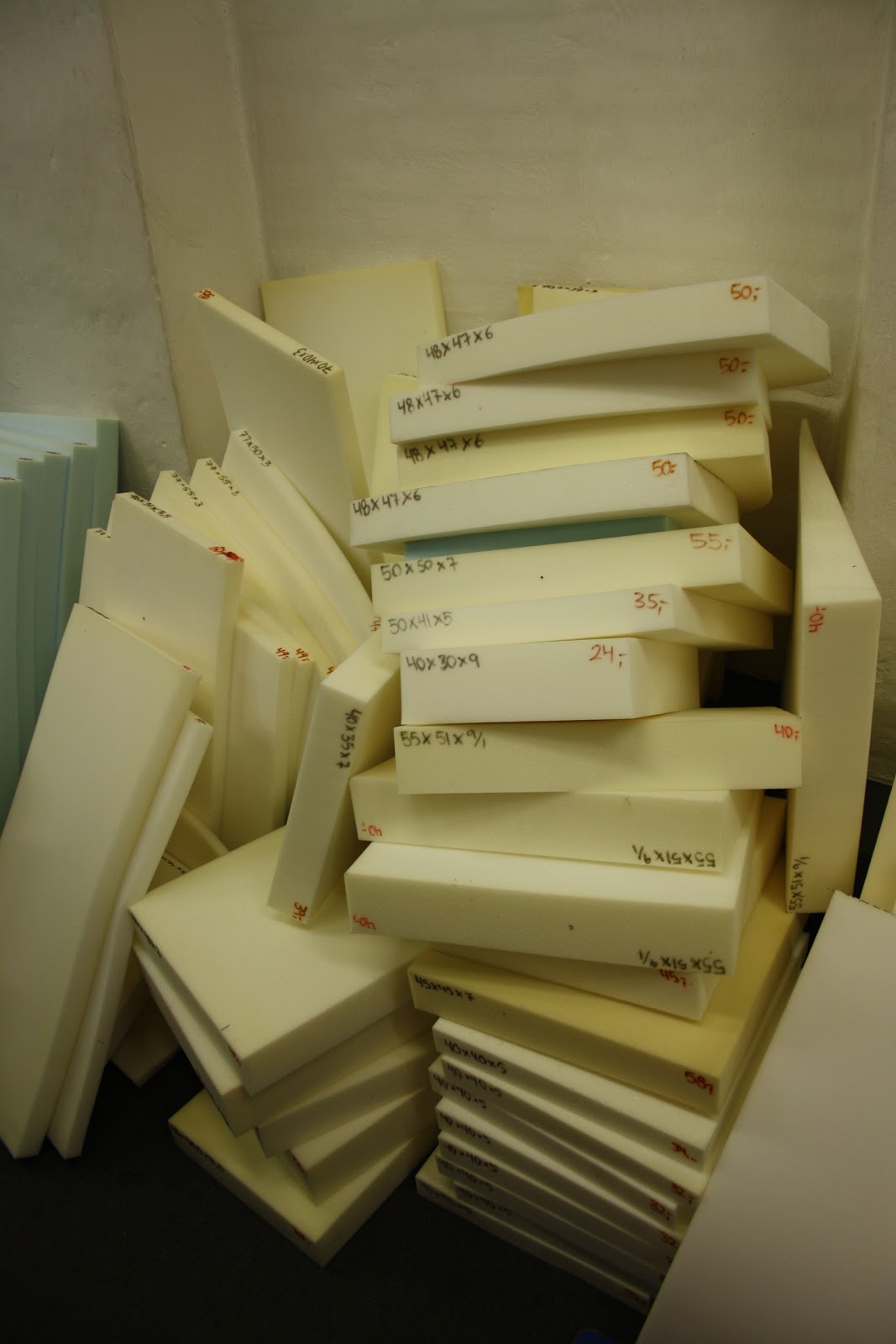 Skumgummirester i koldskum og polyetherskum - Skumhuset