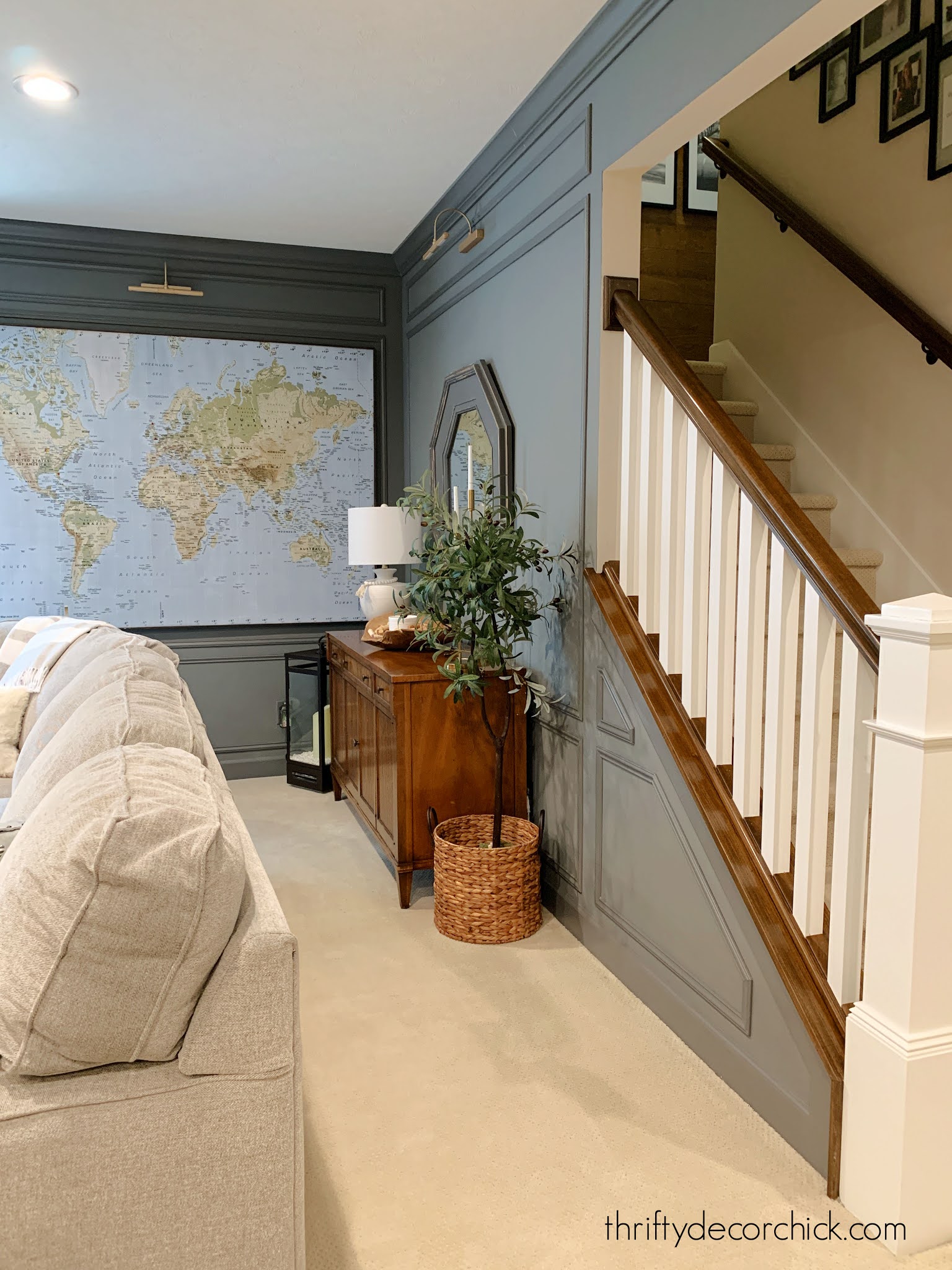 How to Install Pretty Decorative Trim on Plain Walls | Thrifty Decor ...