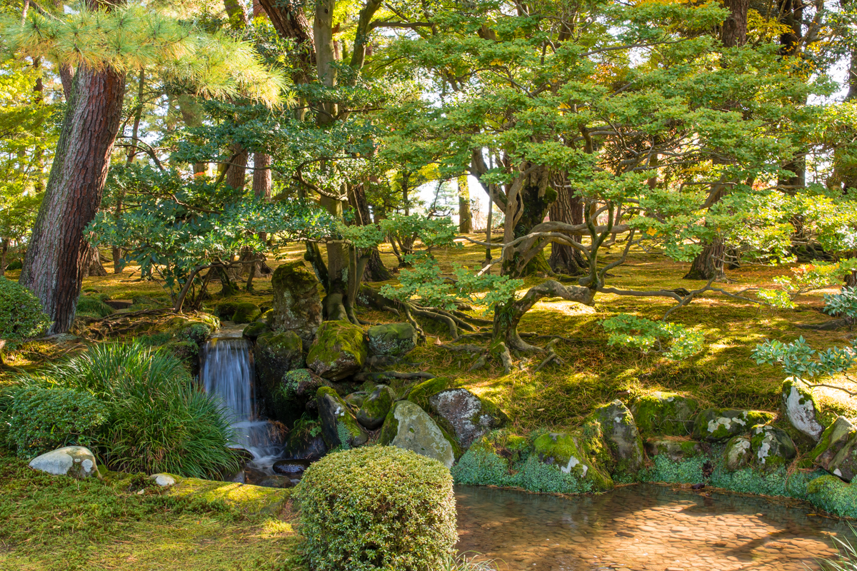 JAPONSKA - KANAZAWA IN JAPONSKI VRTOVI