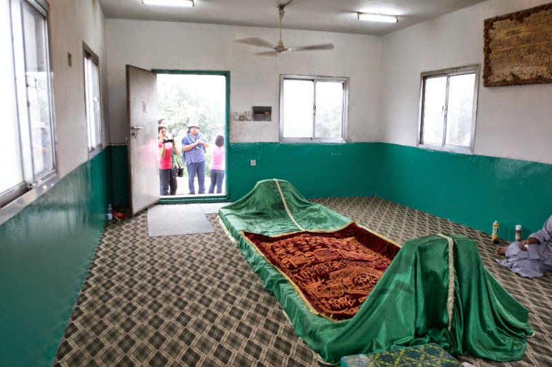 Salalah - Dhofar region in Sultanate of Oman: History of Job's Tomb