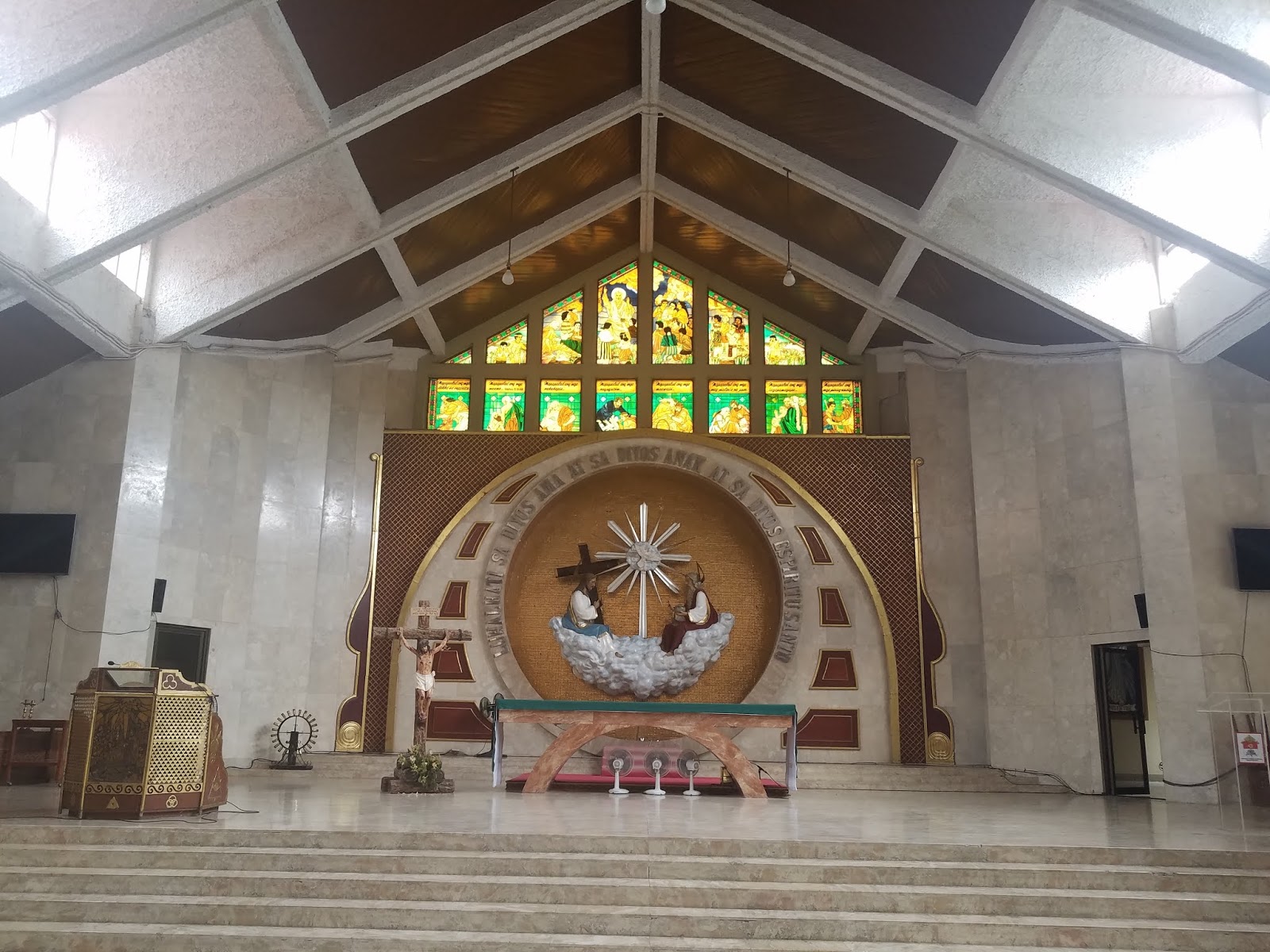 BEACHES AND CHURCHES: CHURCHES OF CAMARINES NORTE