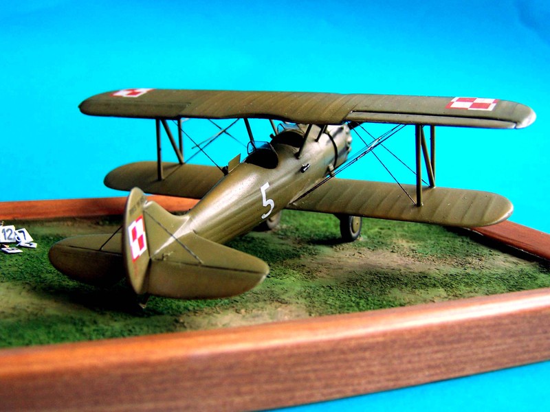 Modele z Szachownicą: PWS 16 bis (luty 2009, Lotnictwo II RP # 1)