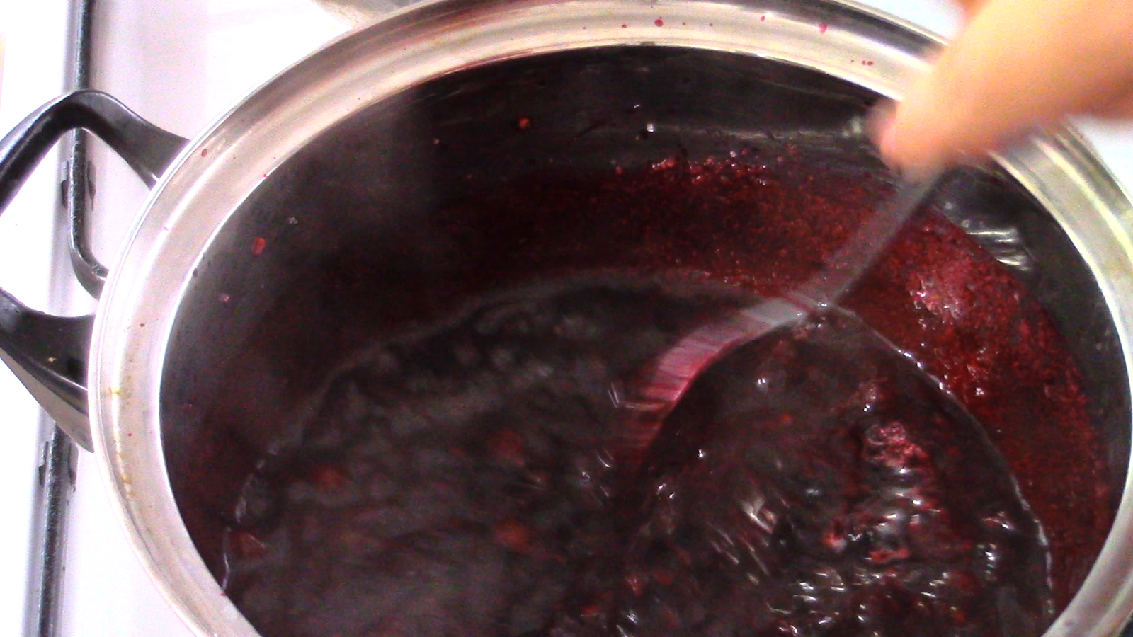 Farfuria vesela: Prajitura cu fructe de padure