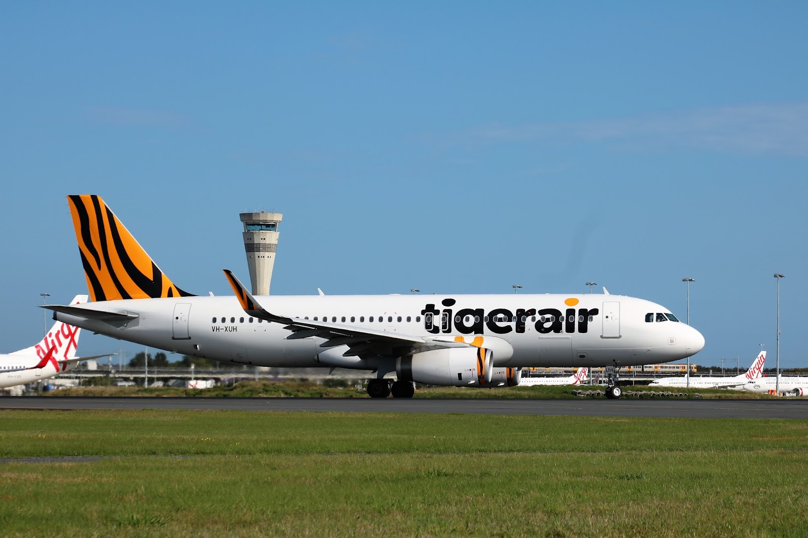B M B Photography: Happy Birthday Tigerair (Australia)