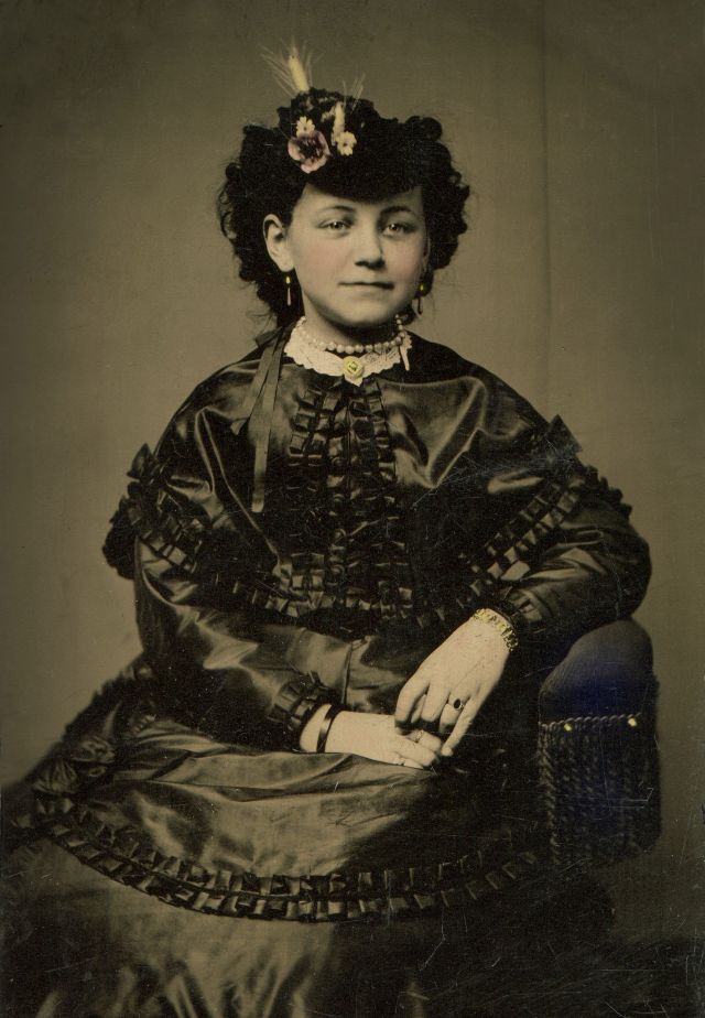 39 Stunning Photos of Upper-Class Girls in the Mid-19th Century ...