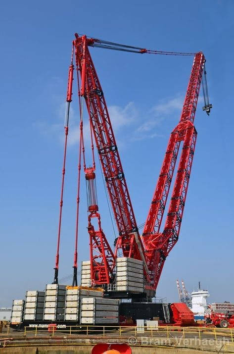 mega crane