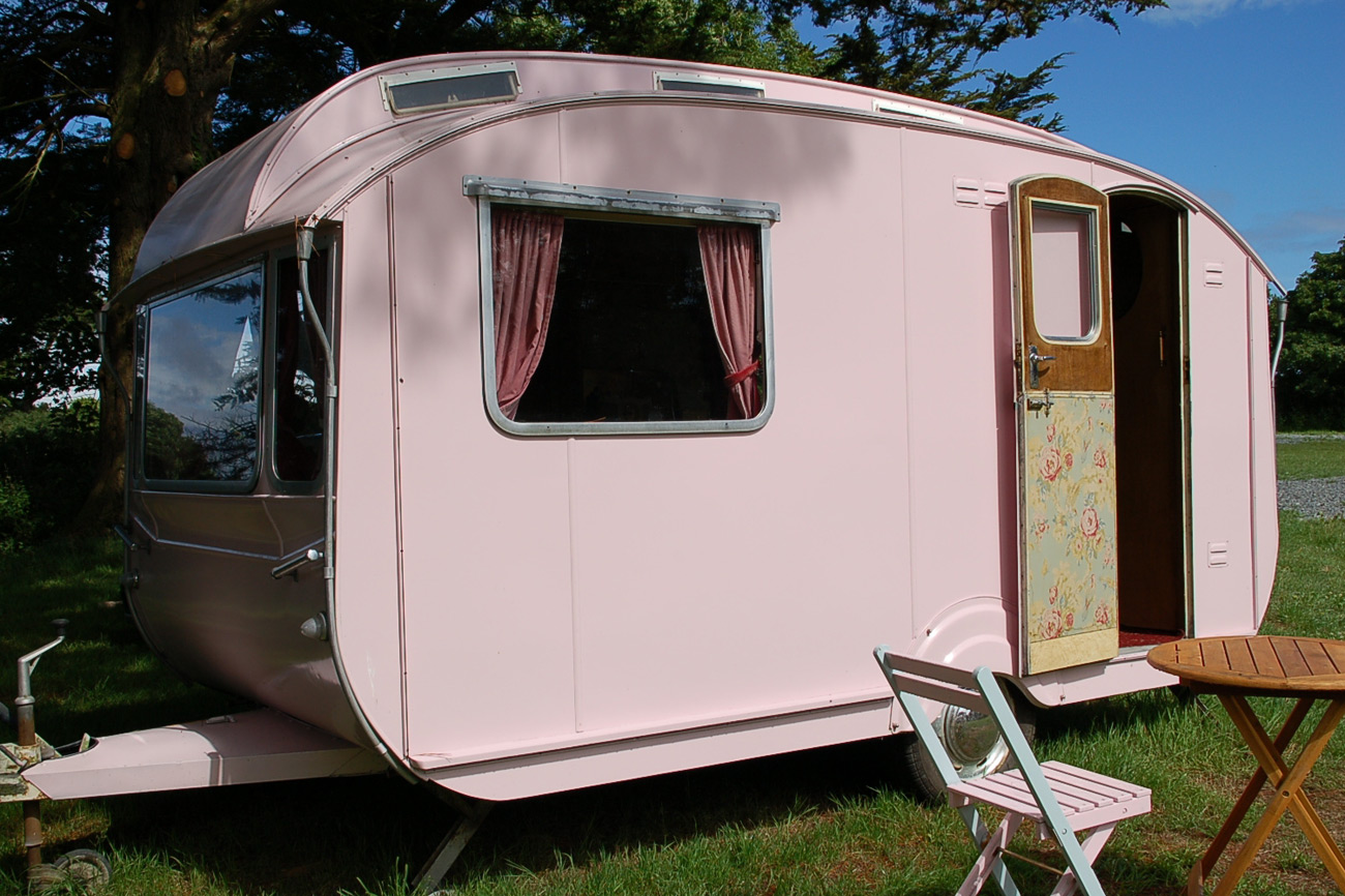 Get it in pink - Everything pink: Pink caravans