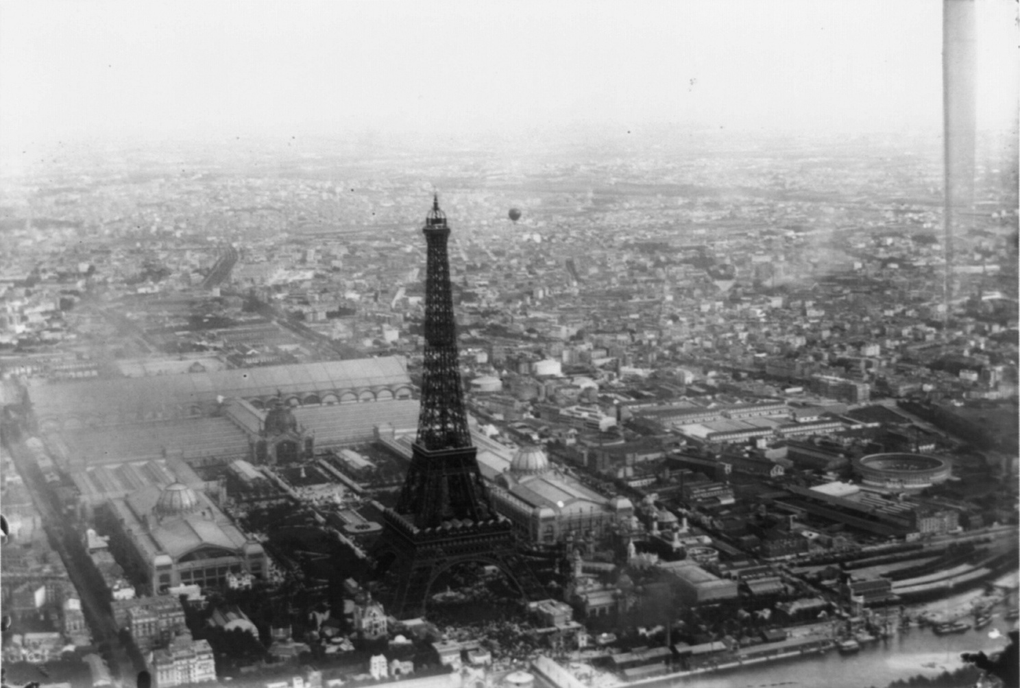 Galocha Cultural: Vista Aérea da Exposição Universal, 1889, Paris, França