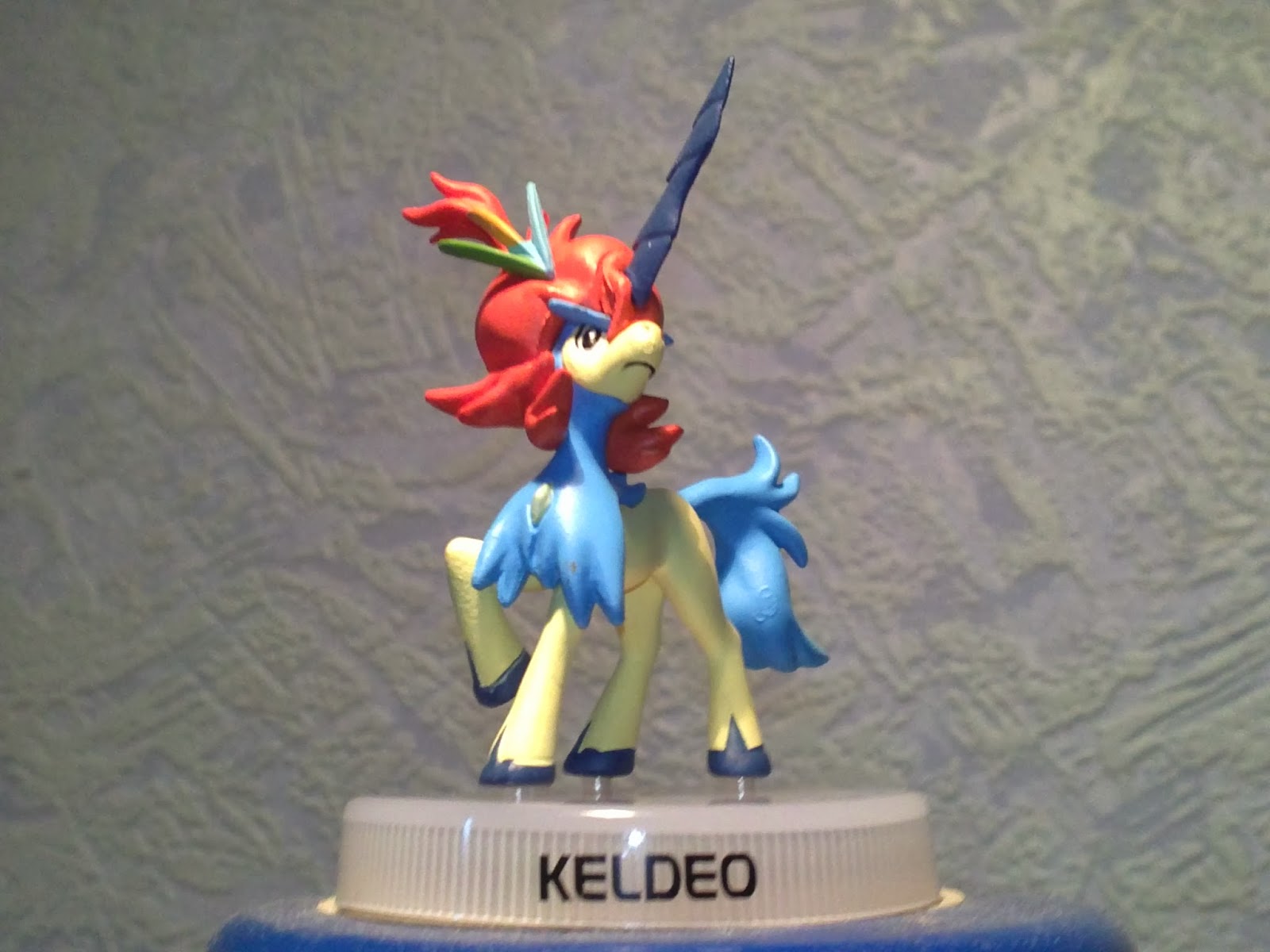 The Amateur Collector: Keldeo Box - Smile on my Face