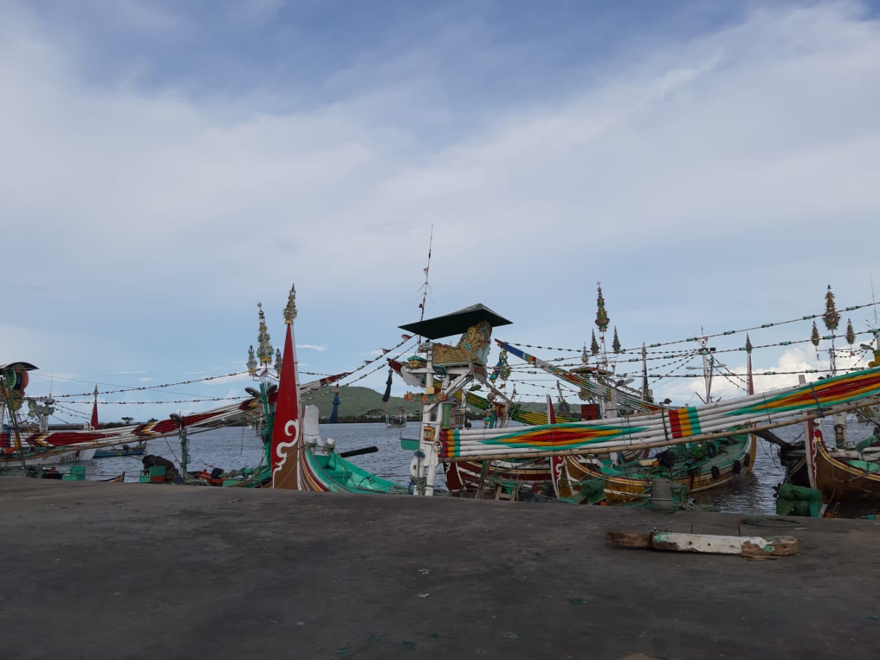 pantai dan pelabuhan ikan muncar banyuwangi