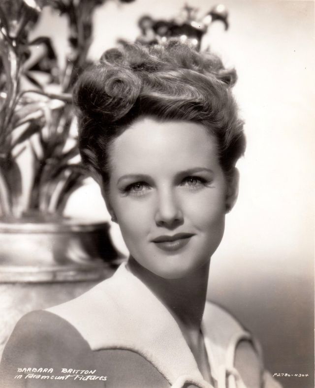 45 Glamorous Photos of Barbara Britton in the 1950s and '60s ~ Vintage ...