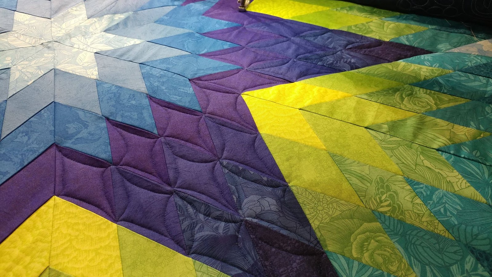 Slice of Pi Quilts: Glowing Lone Star Quilt