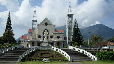 Misa 100 Tahun Gereja Katolik Manggarai ~ Dion DB Putra
