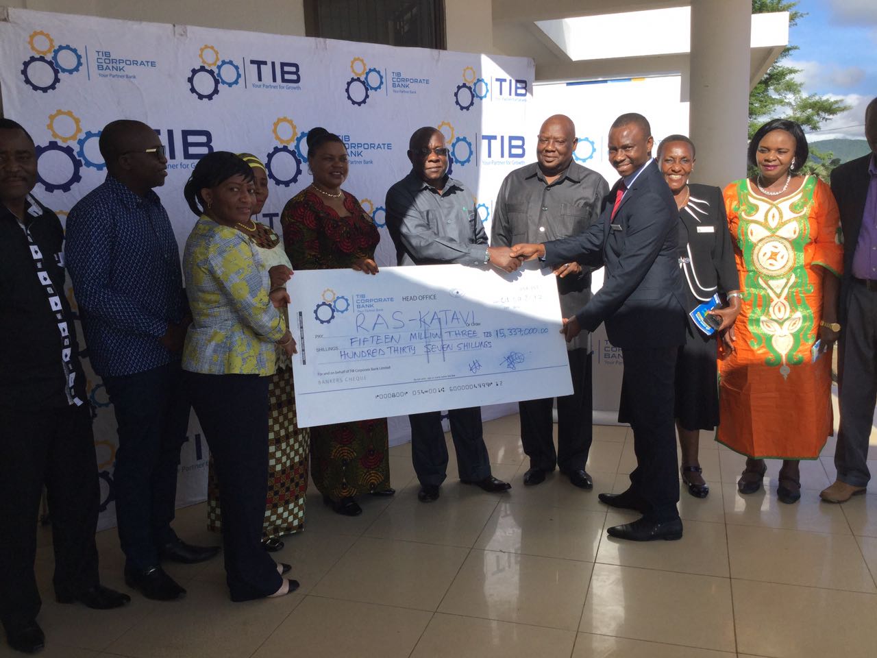 TIB CORPRATE BANK YACHANGIA MILIONI 15.3 KWA MAENDELEO YA MKOA WA ...