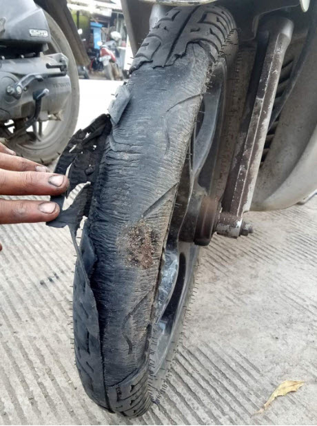 Beli Ban Murah Pinggir Jalan Awas Hati-Hati Vulkanisir ? - idokeren.com