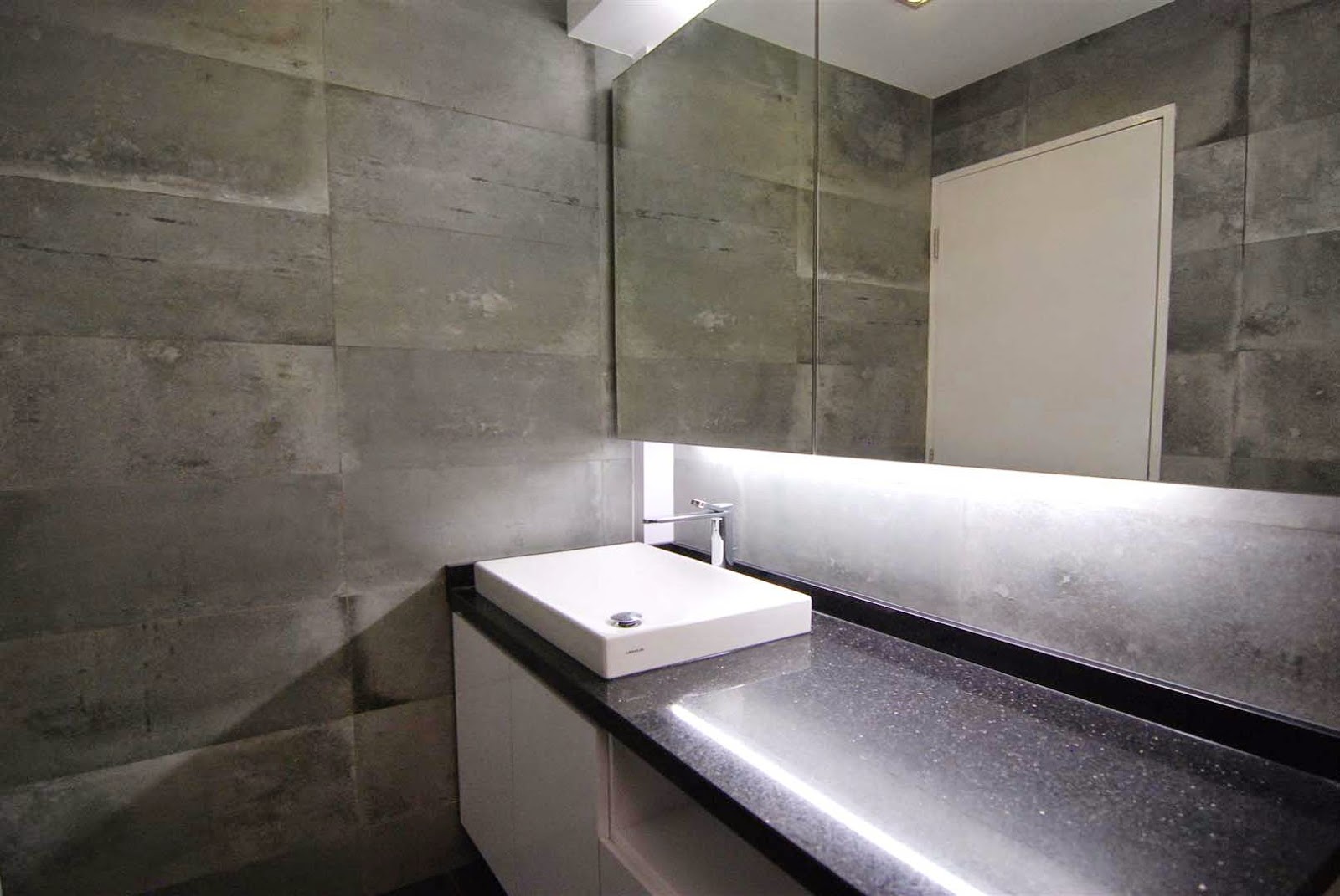 butterpaperstudio: Reno@B Maisonette - Common bathroom in cement screed ...