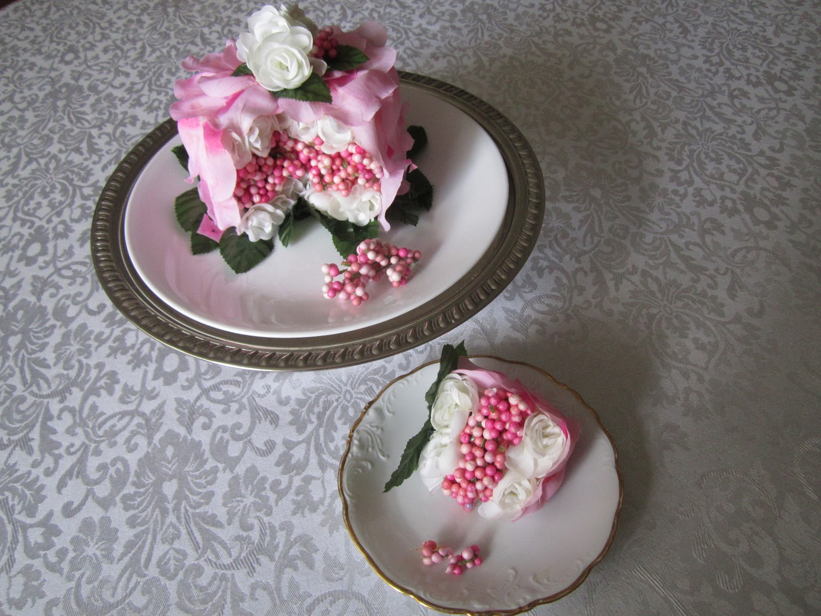 Home Living: Homestead Craft - Woodsy Fake Cake