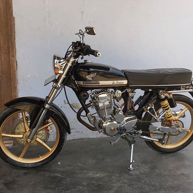 20 Gambar HD Modifikasi Honda CB100 Warna Hitam Terbaru 2020