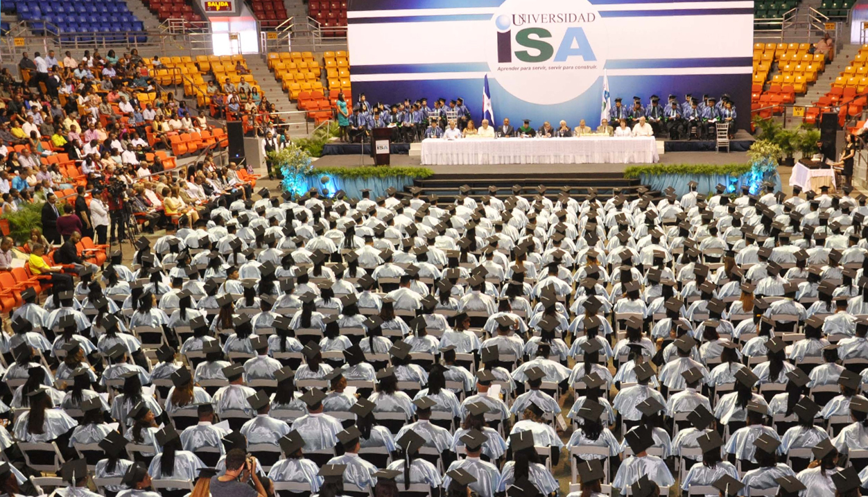 Universidad ISA gradúa 395 profesionales