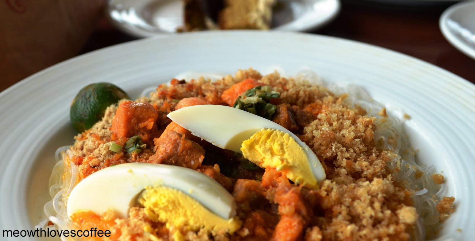 Meowth! : Macaroons for a Cause only at Red Ribbon