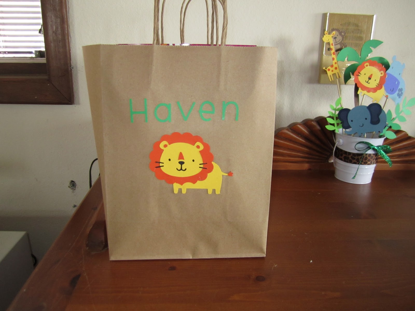 Crafts, Recipes, and Home Decor: Jungle Themed Birthday Party