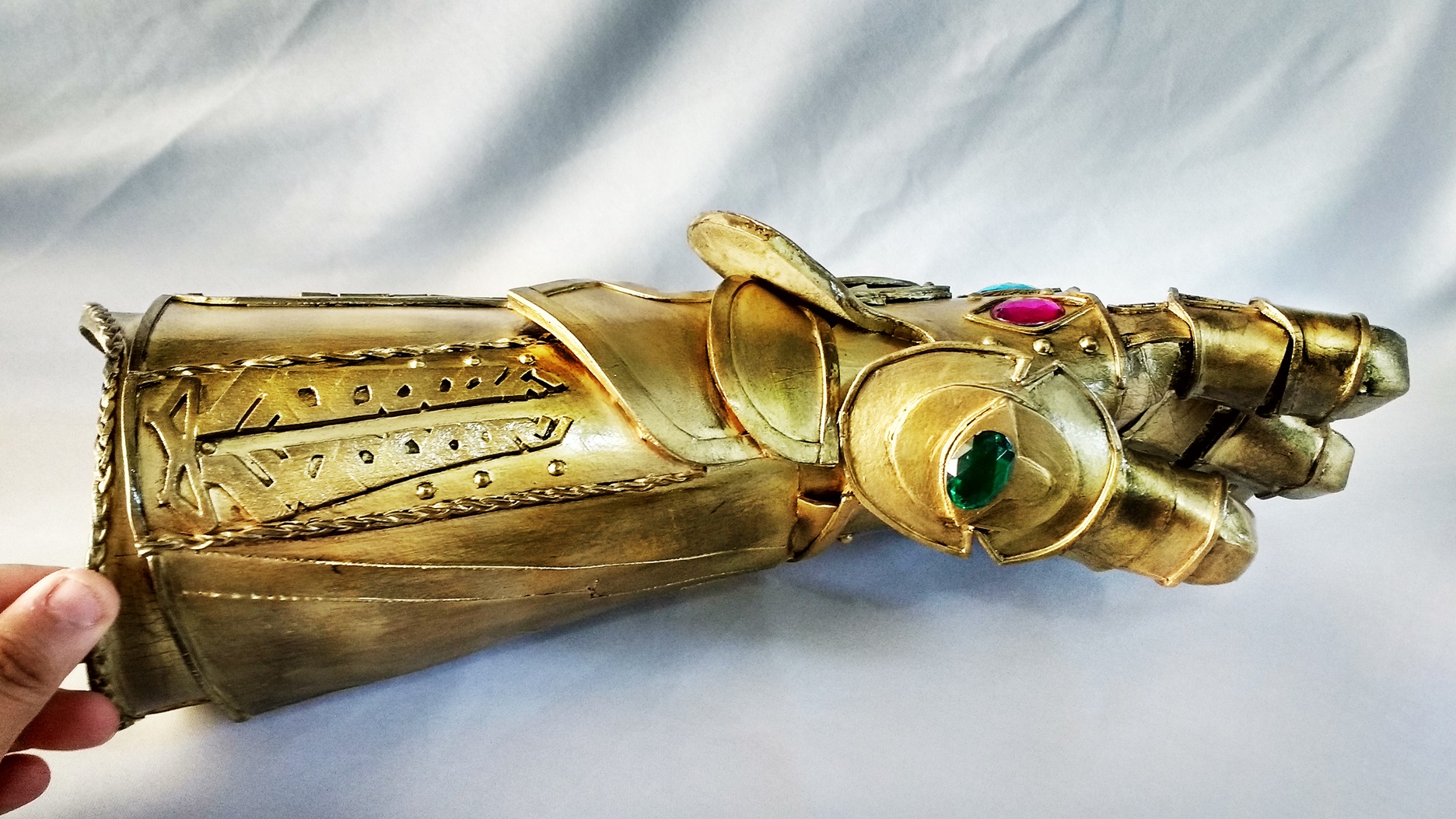 Arte Safira: Manopla do infinito com e.v.a tutorial bem simples