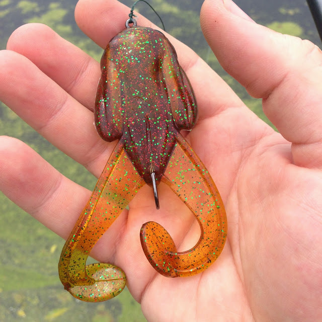 Bass Junkies Frog Pond: Daimiki Air Frog Review