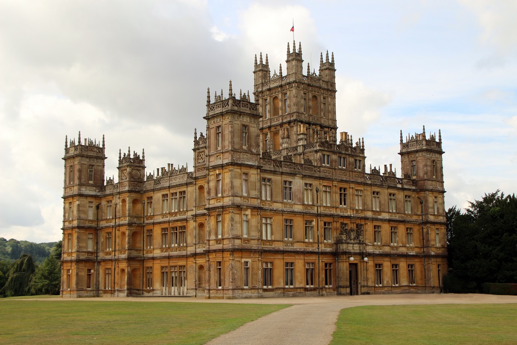 All the wonders behind Highclere Castle (with Map & Photos)