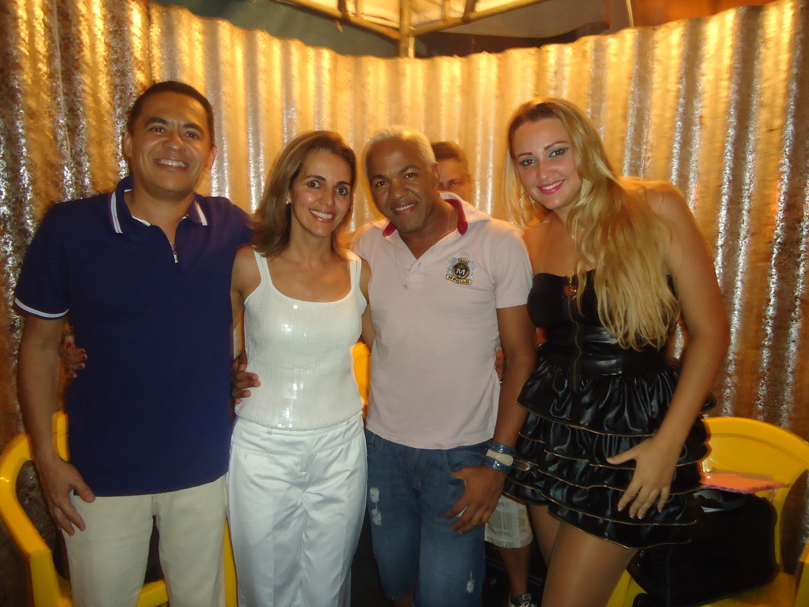 HISTÓRIA DE FLORESTA AZUL: NATAL FOLIA DE FLORESTA AZUL