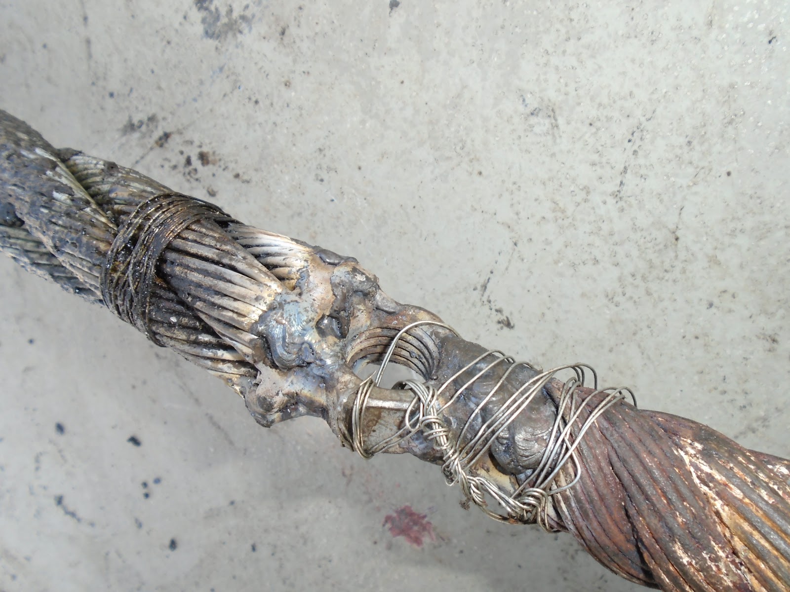 KAUSHIK: CRANE WIRE ROPE RENEWAL PROCEDURE ON SHIP ( Hoisting wire)