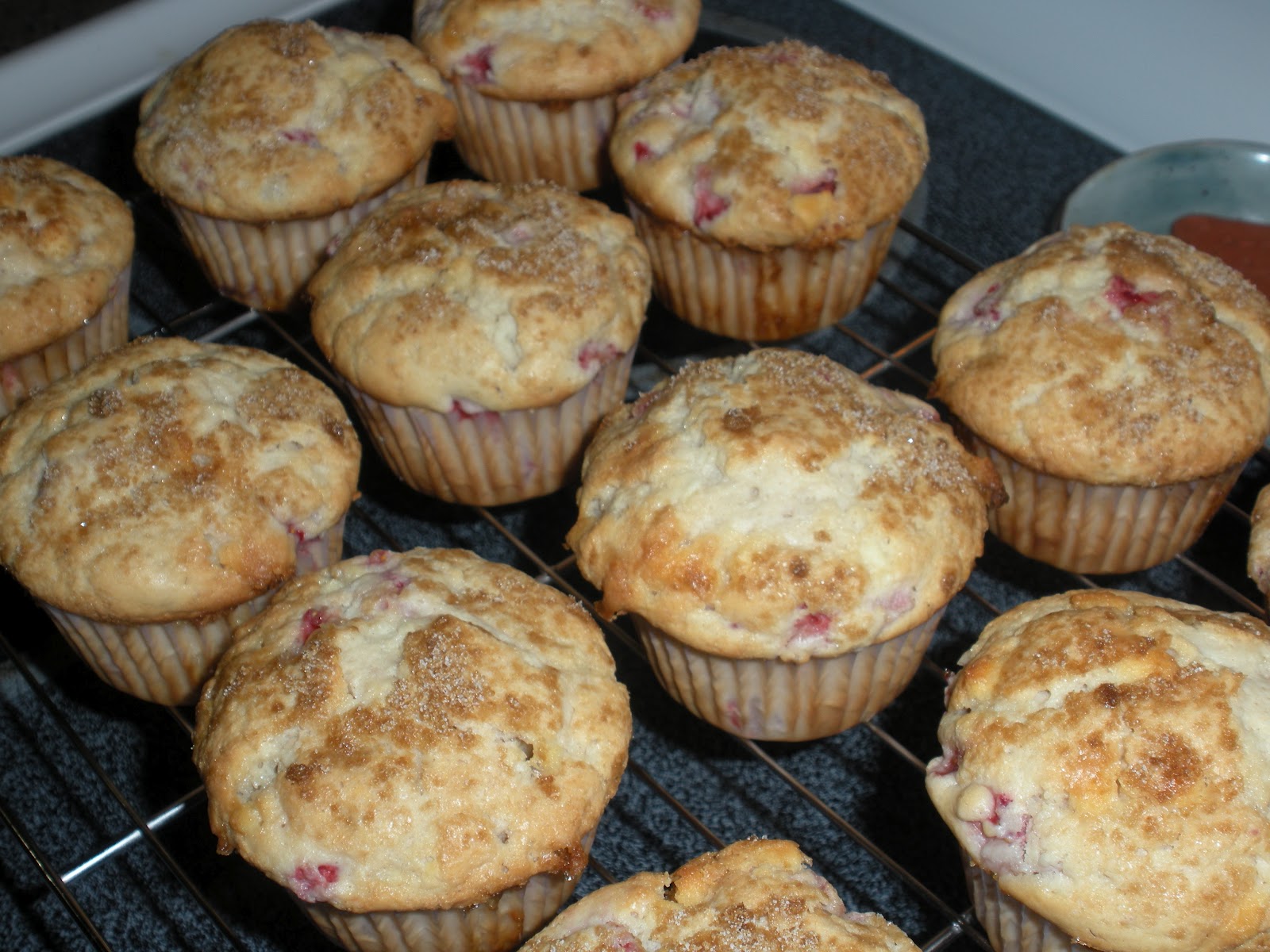 Kendra's Kitchen Creations: On a Muffin Kick...Round 1: Strawberry Cream