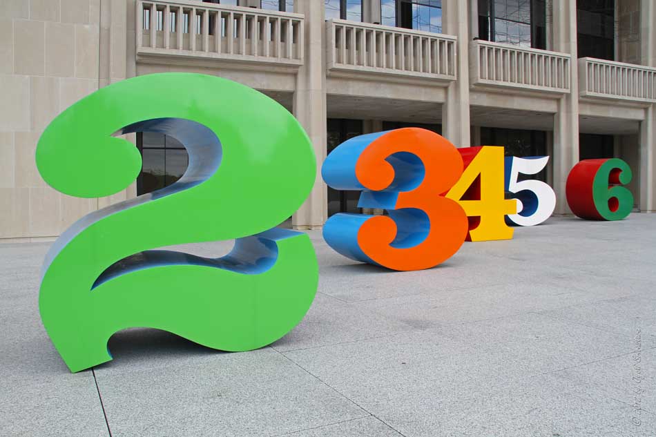 Public Art in Chicago: IMA [Numbers 0-9 - by Robert Indiana]