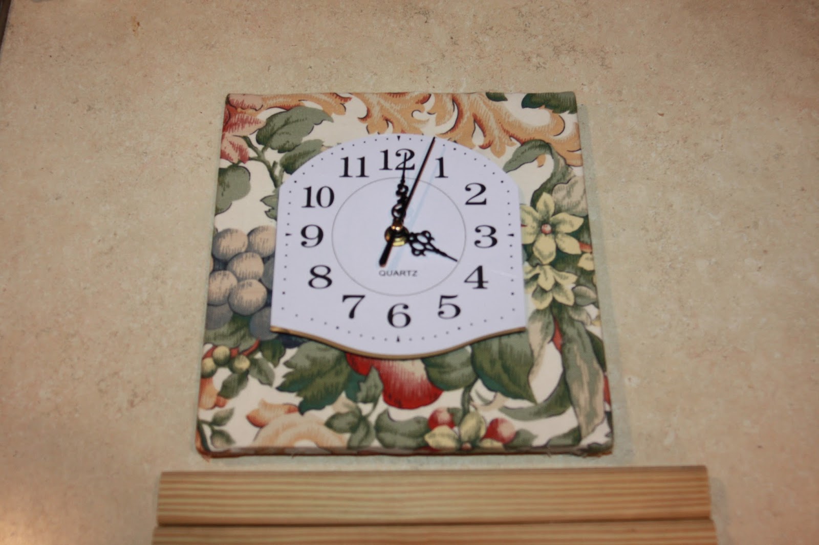 East Coast Styler : Kitchen Clock transformation using Fabric Sample