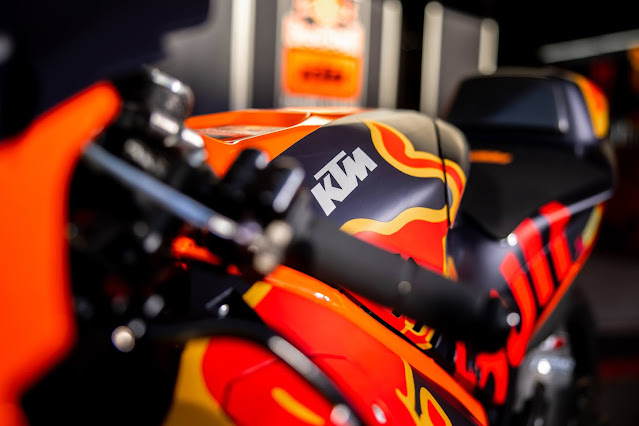 Racing Cafè: KTM RC16 Red Bull KTM Factory Racing 2021 - First Photo ...