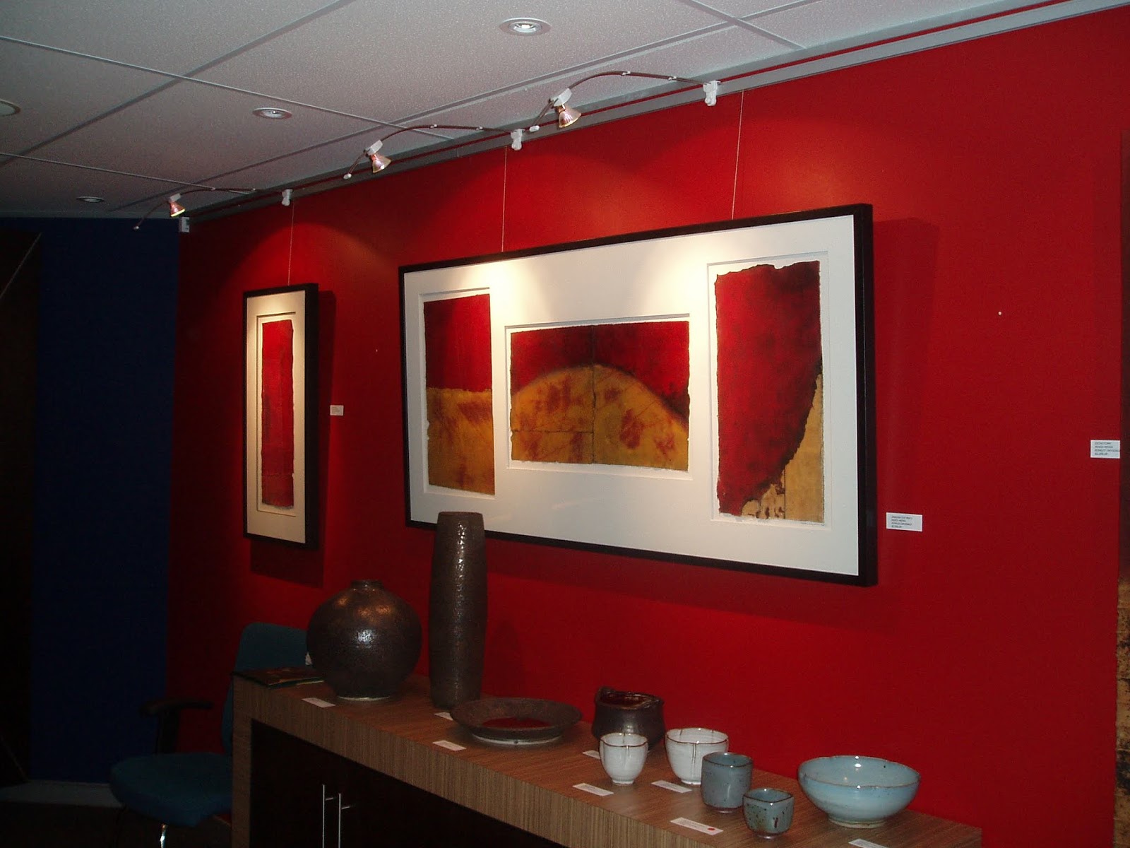 The Gallery System UK: Types Of Picture Hanging Systems For Your Décor