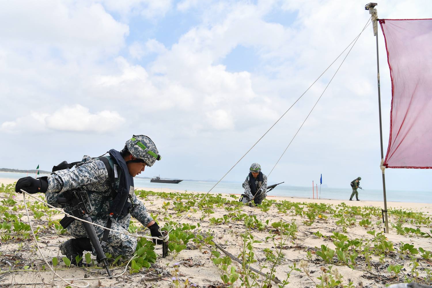 DEFENSE STUDIES: SAF Troops Rehearse for EXERCISE TRIDENT Finale Amid ...