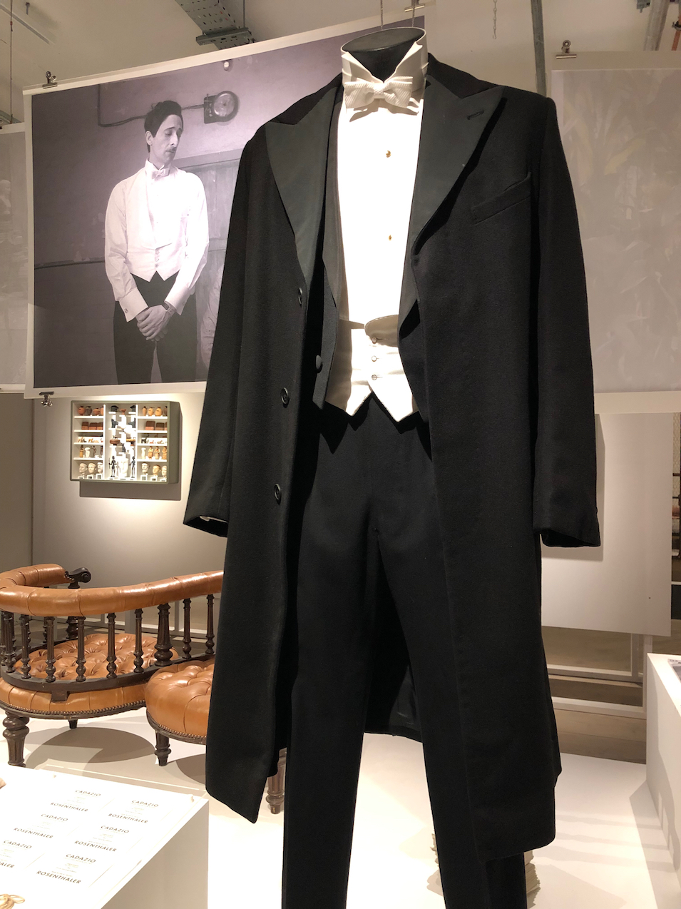 Hollywood Movie Costumes and Props: The French Dispatch Exhibition of ... Hollywood Movie Costumes and Props: The French Dispatch Exhibition of ...