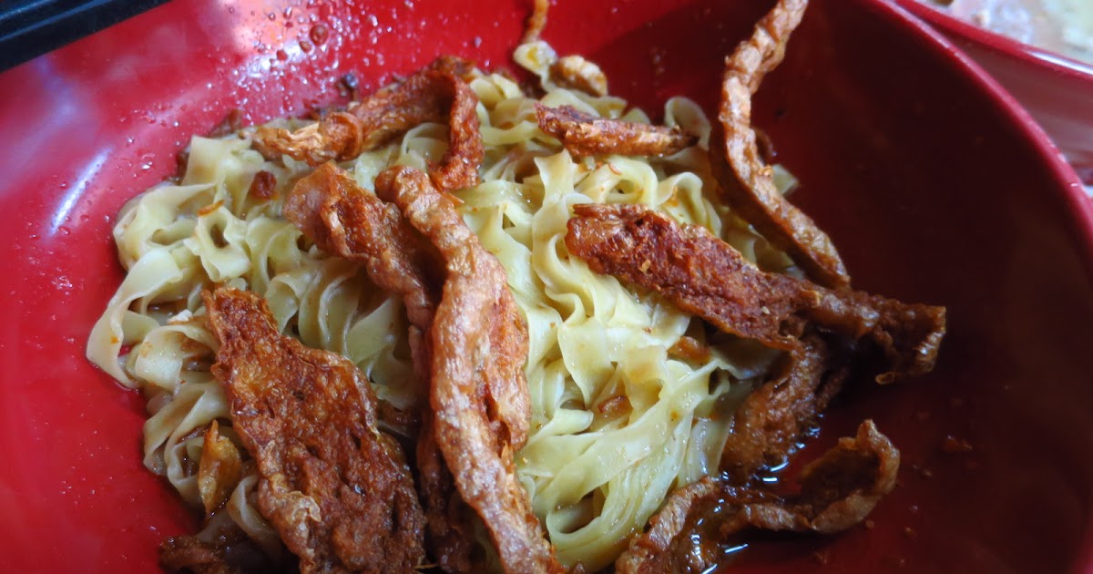 Small Potatoes Make The Steak Look Bigger: Hosay Mee Pok, Cantonment Road