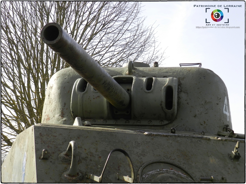 PATRIMOINE DE LORRAINE: PHALSBOURG (57) - Char Sherman "BOURG LA REINE"