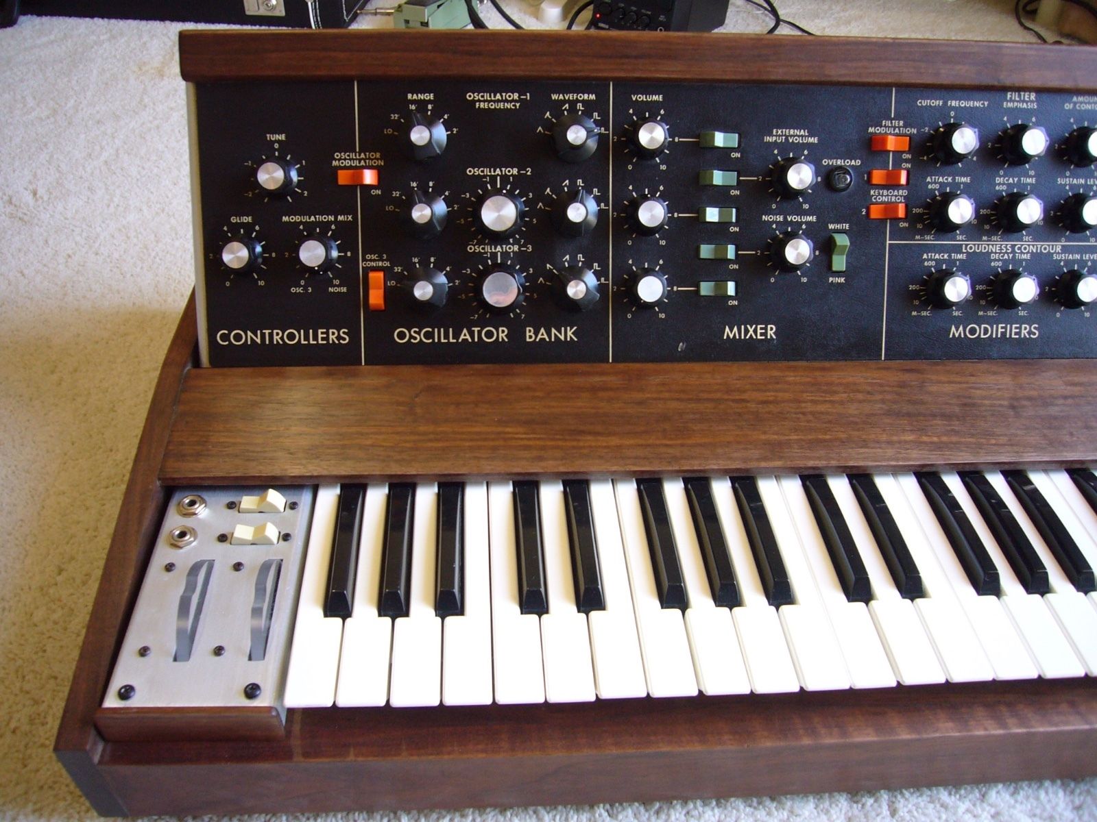 MATRIXSYNTH: 1974 MOOG MINIMOOG MODEL D EARLY OSC SN 9984 with Lit Mod ...