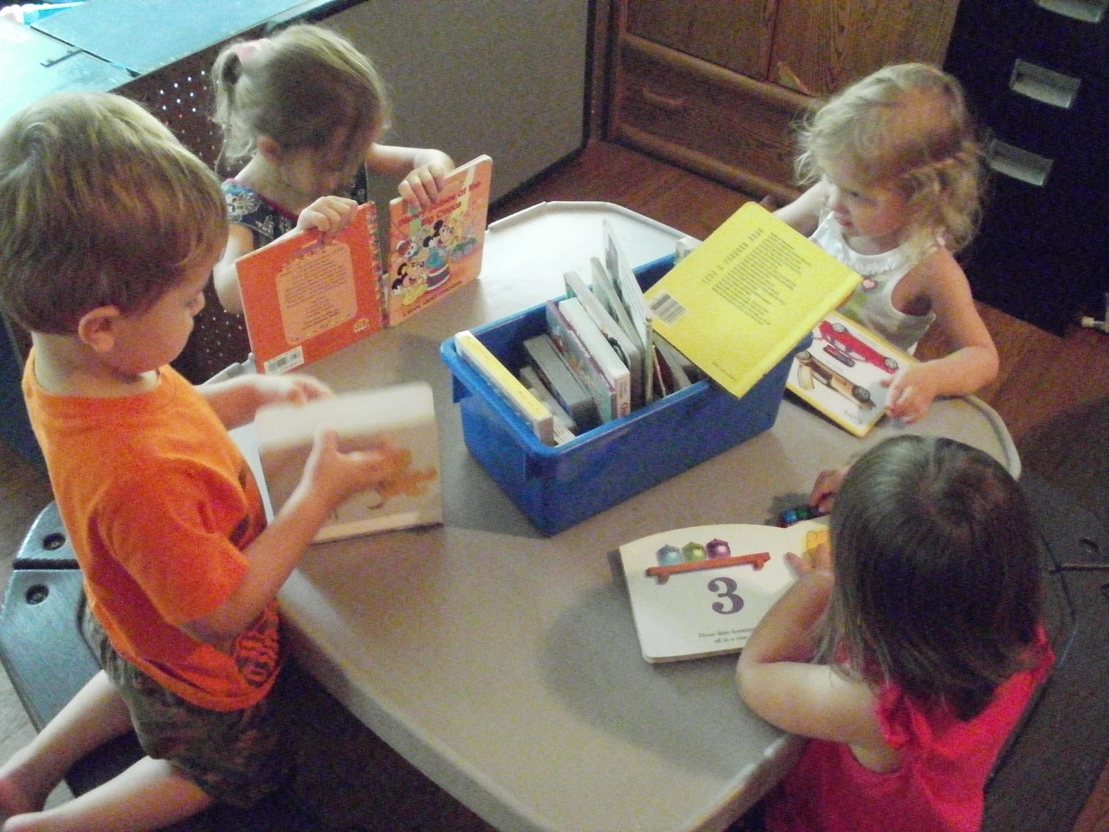 Little Stars Learning: Book Hospital