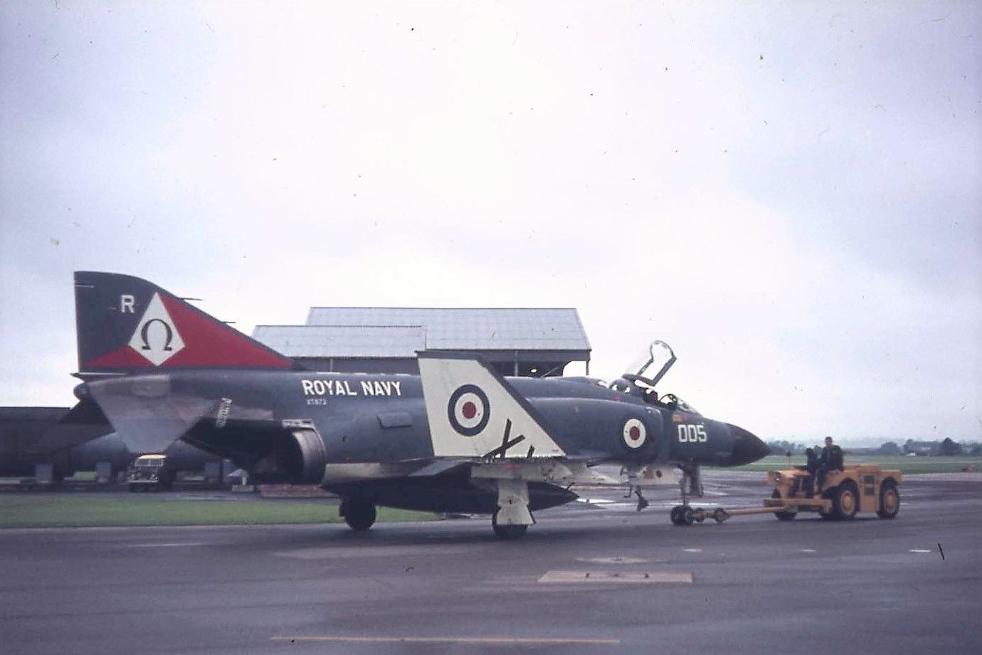 FalkeEins - a modelling blog: RN Phantoms of 892 Sqn (Airfix new tool ...