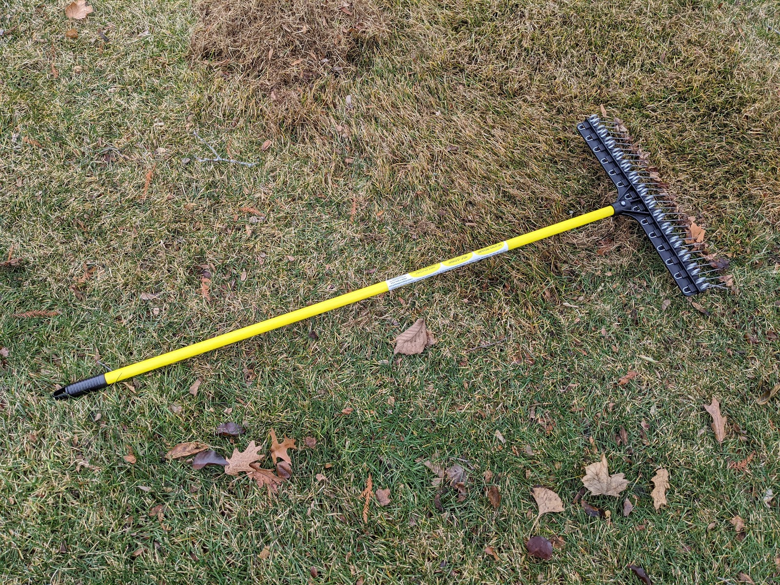 Lawn Equipment: Groundskeeper II Thatch Rake