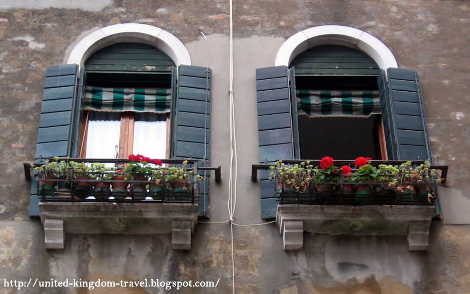The Venetian Window Collection - Awesome windows I saw in Venice - The ...