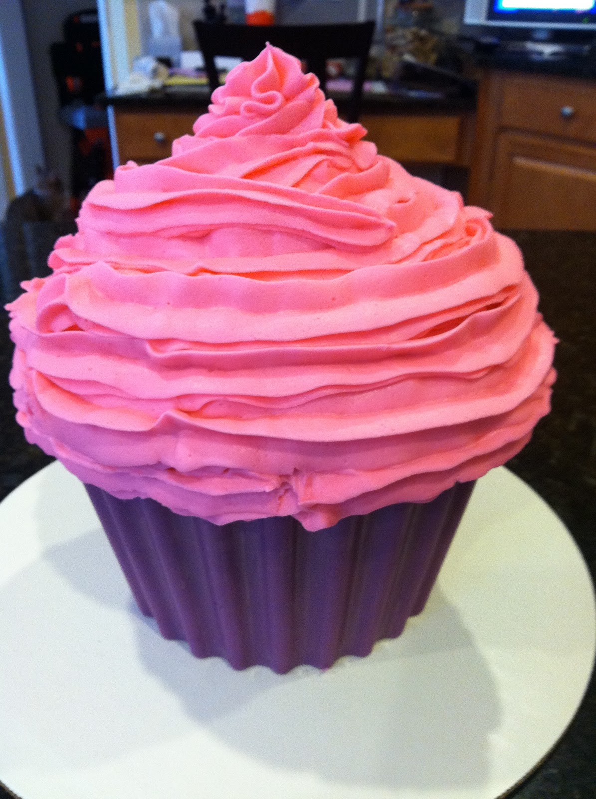 The Weekly Sweet Experiment: One Giant Cupcake