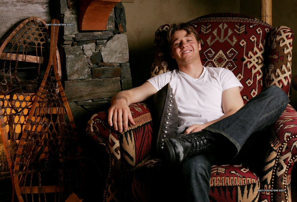 Everything The O.C. : The O.C. Photo Shoot: Benjamin Mckenzie Cabin ...